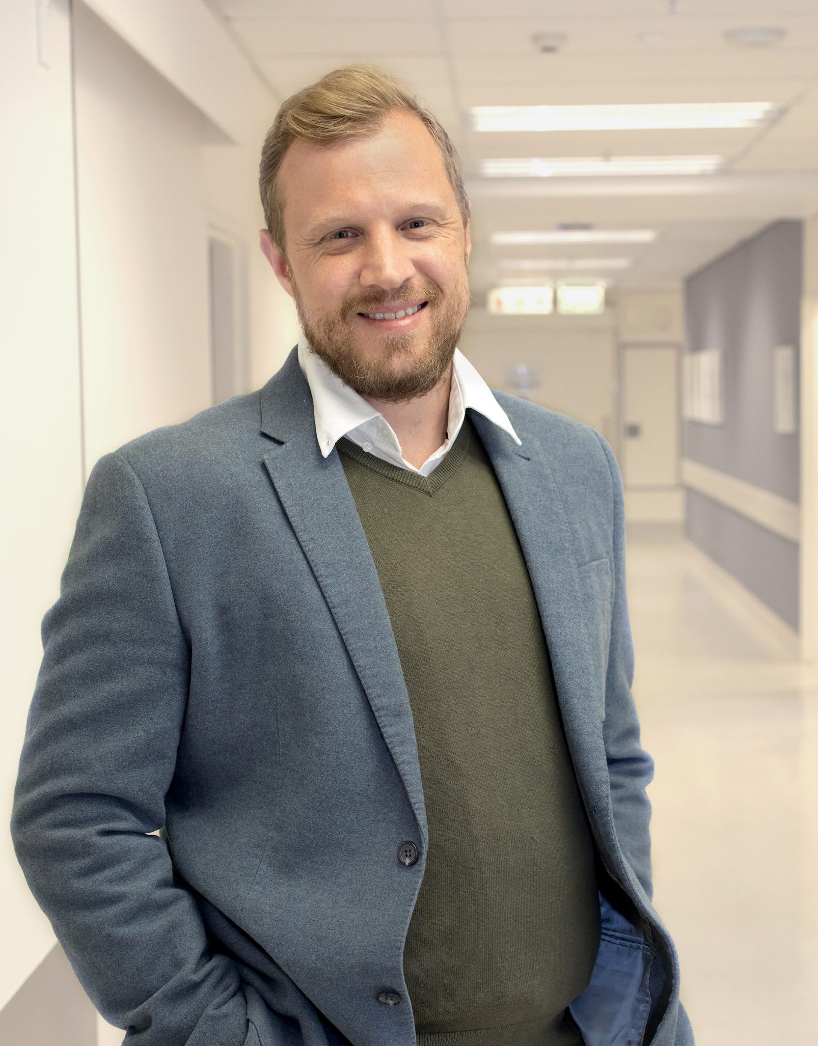 Dr Elias Pretorius - Morton & Partners